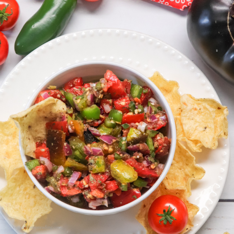 Irresistible Fresh Salsa - Veggie Homesteading